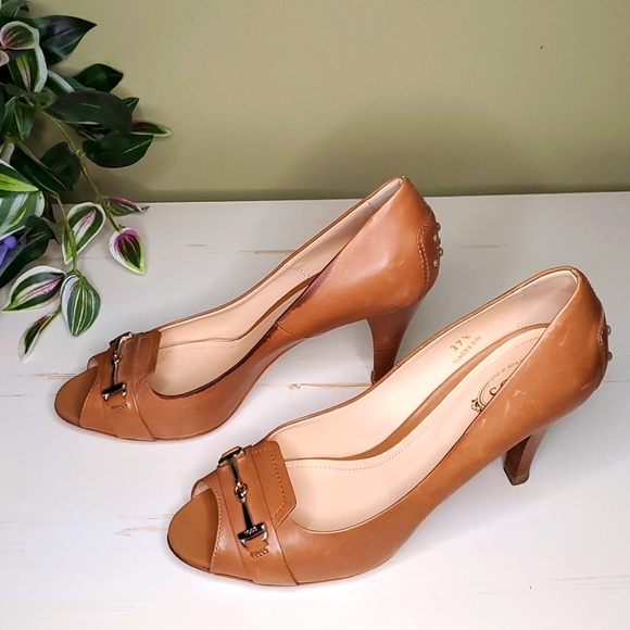 Tod's | Shoes | Tods Tan Leather Peep Toe Pumps Sz 37 2 | Poshmark